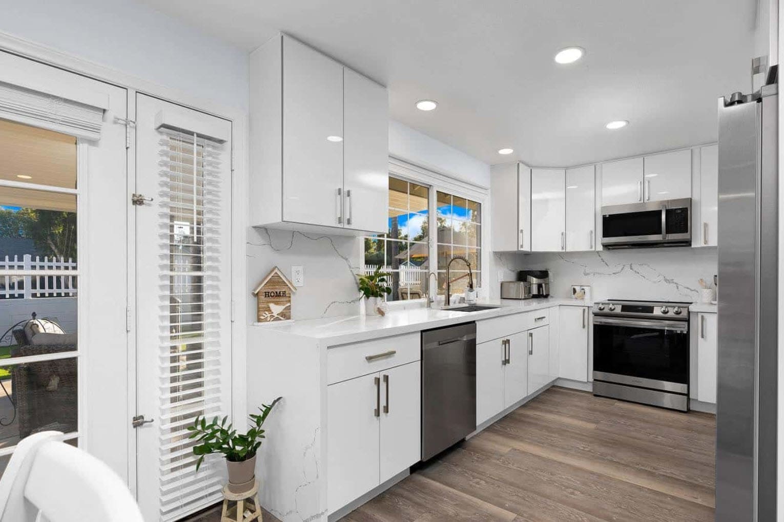 Calacatta Grigio - Accent Countertops